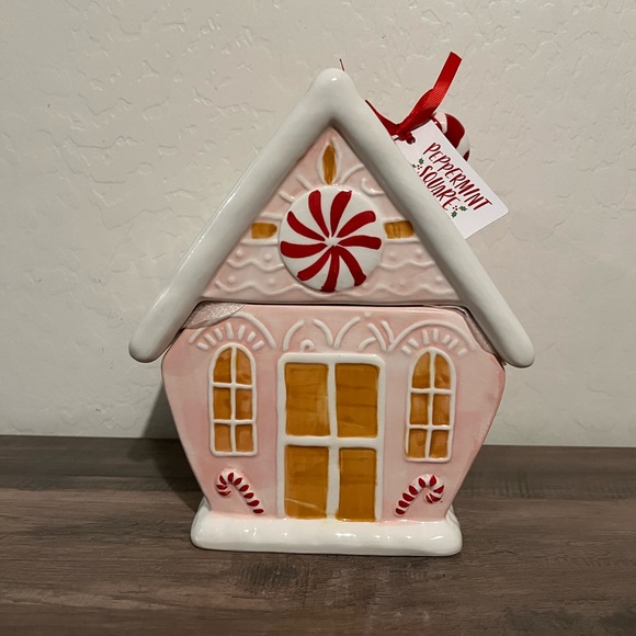 Peppermint Square | Holiday | New Peppermint Square Pink Gingerbread ...
